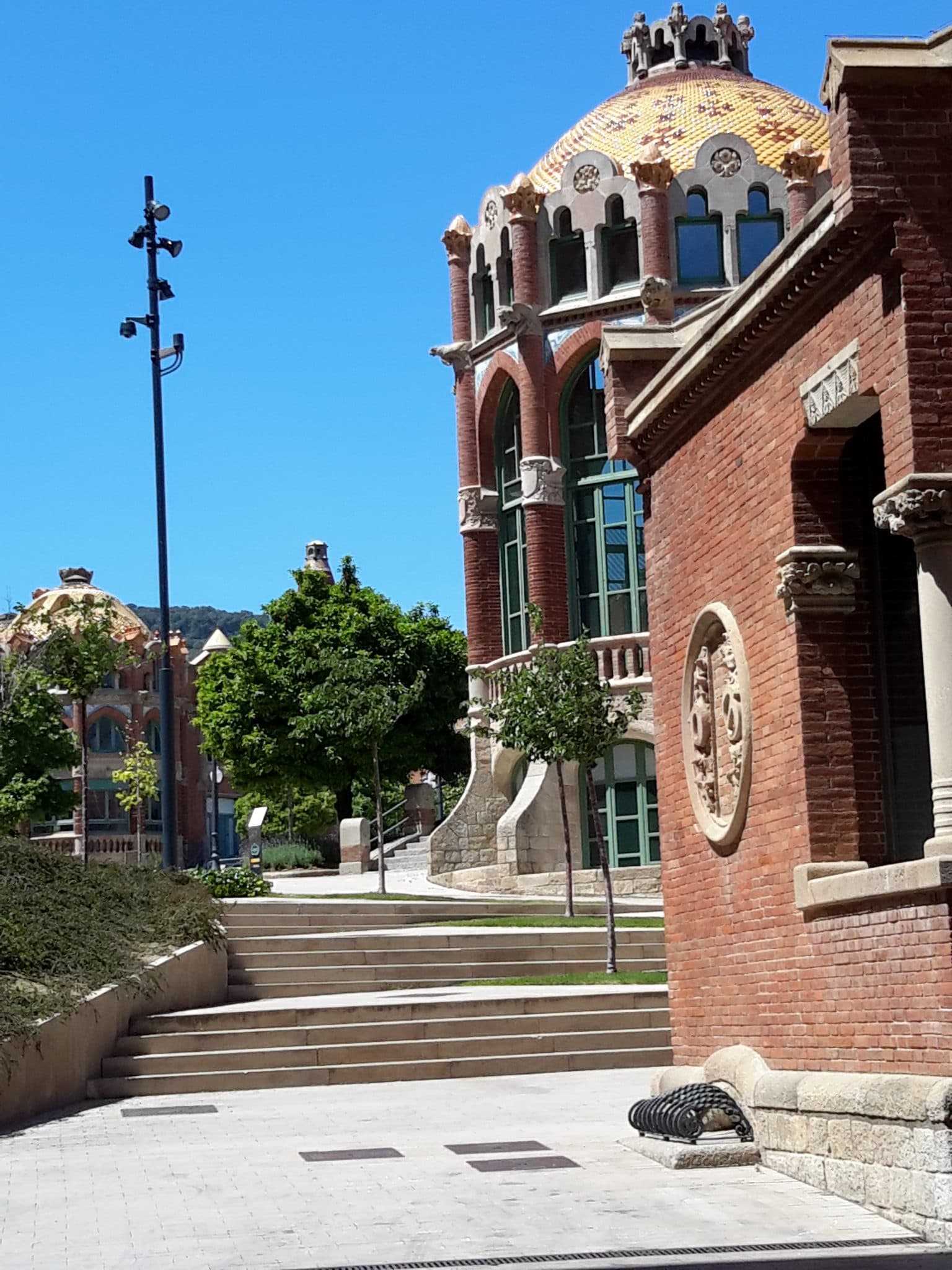 Gaudí and Modernist Architecture Tour in Barcelona | DownshiftingPRO