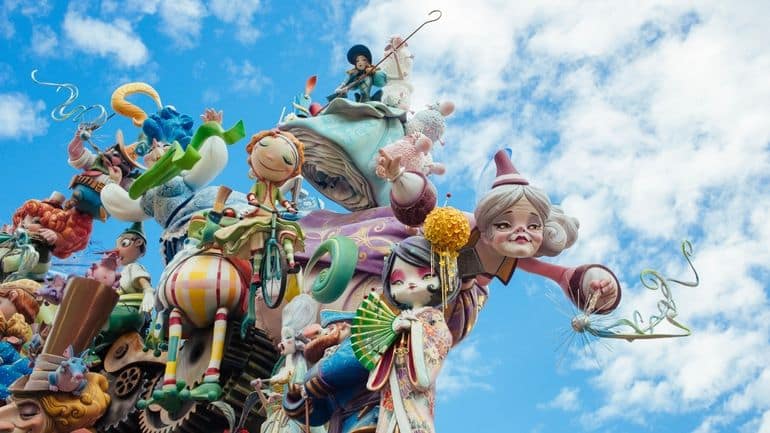Guide to the Spectacular Las Fallas Festival in València ~ DownshiftingPRO
